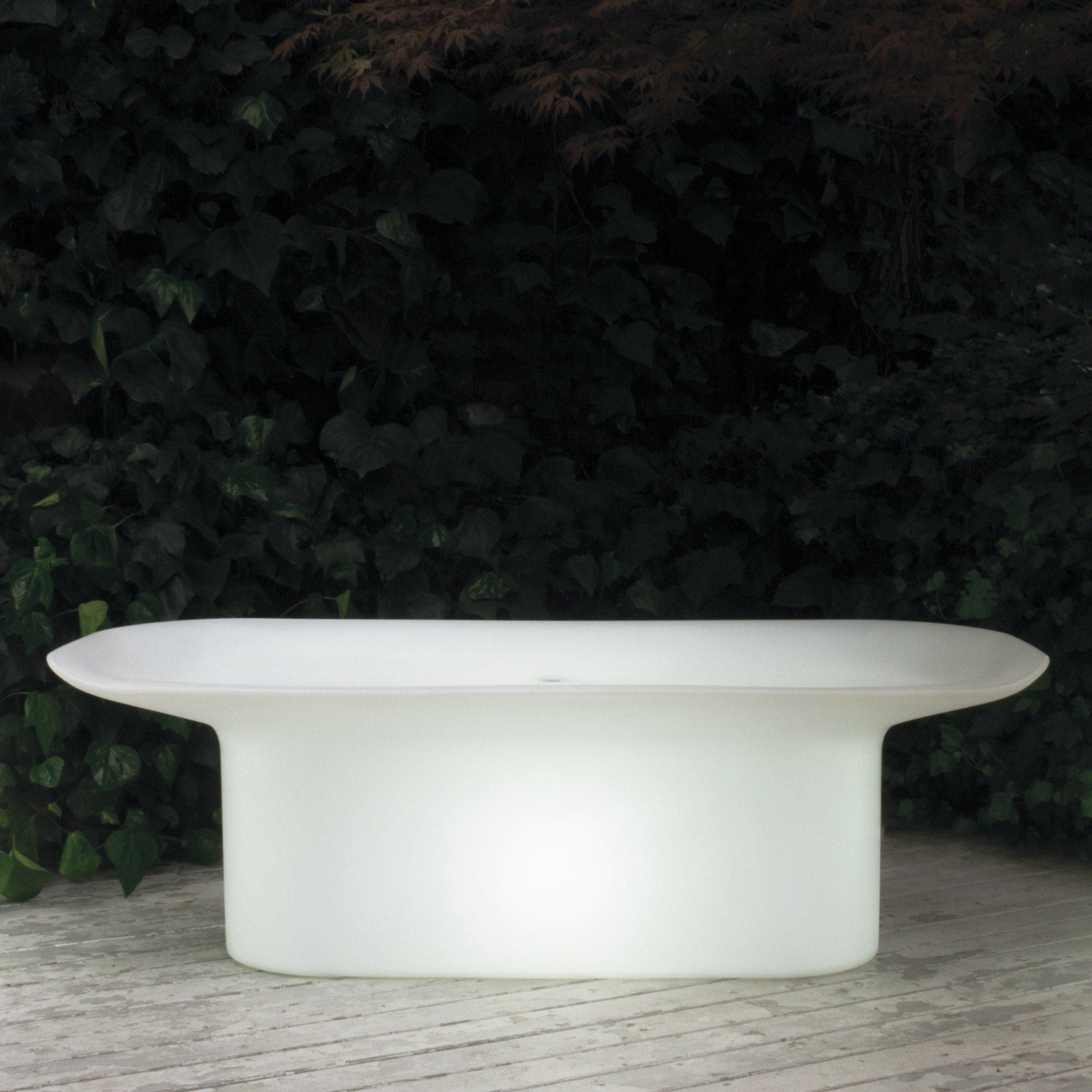 Outdoor Bench LUBA with Light by Ionna Vautrin for Serralunga. Shop on Design Italy