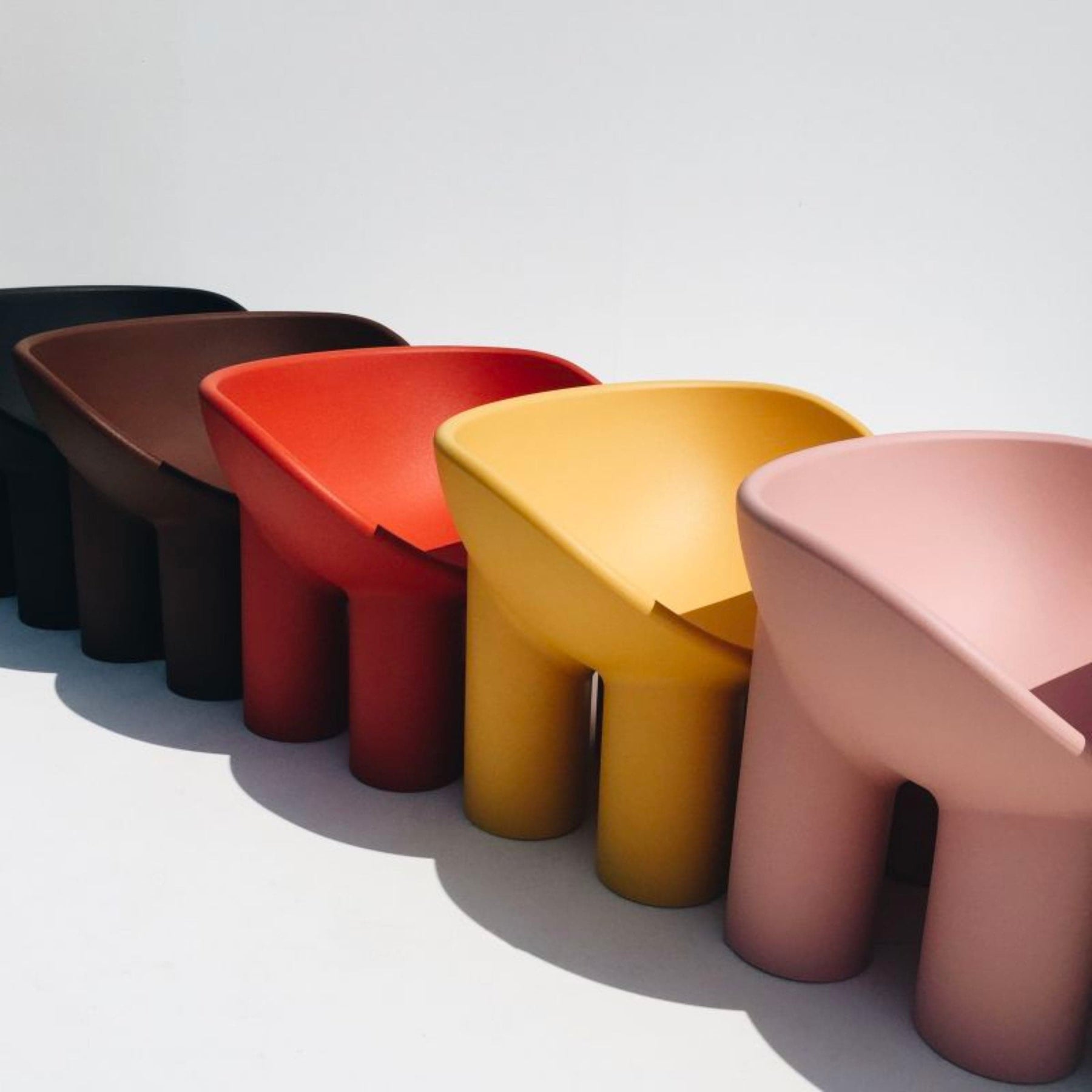 Sessel ROLY POLY von Faye Toogood für Driade. Kaufen Sie auf Design Italy