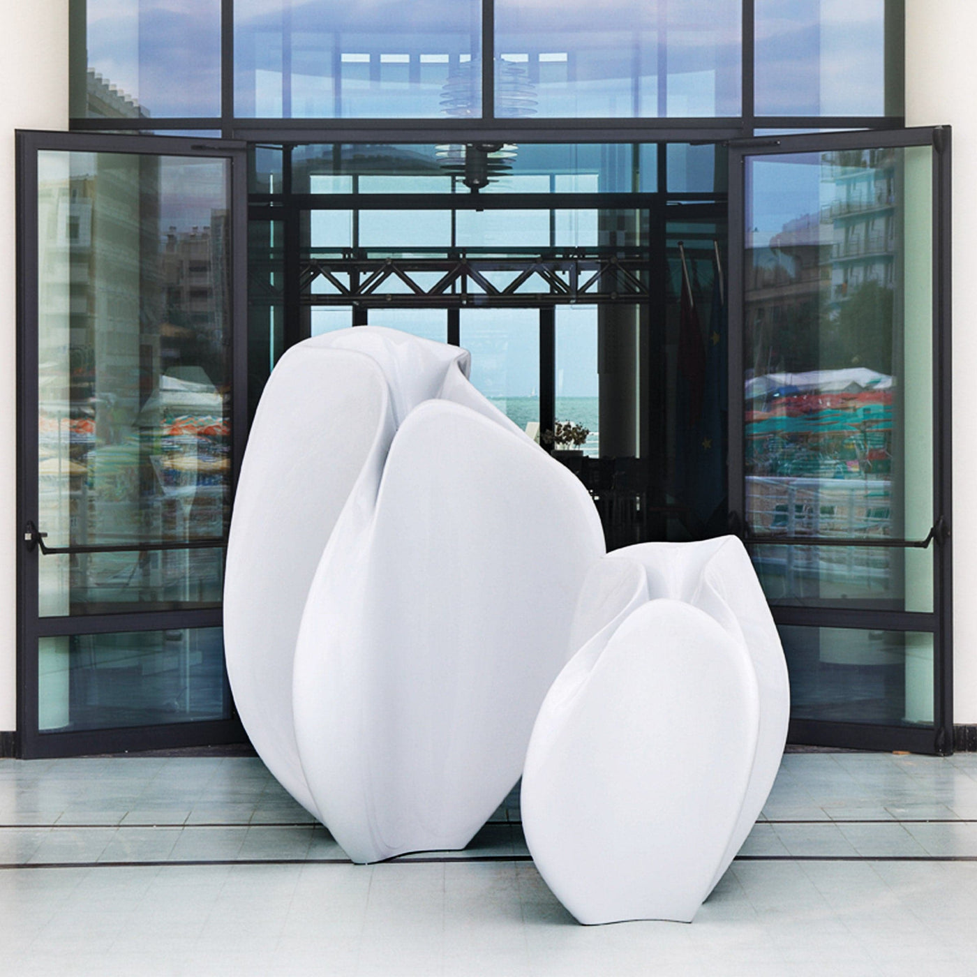 Vase FLOW by Zaha Hadid for Serralunga - Design Italy